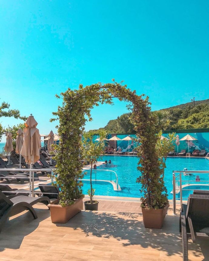 Kınalıada’da Denizin Müzikle Buluştuğu Plaj, Noya Beach | Gezenti Anne