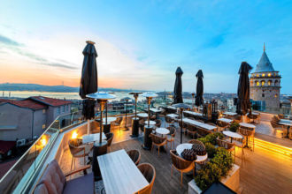 Galata’da Boğaz Manzaralı Açık Büfe Kahvaltı, BARNATHAN ROOF 2025 ...