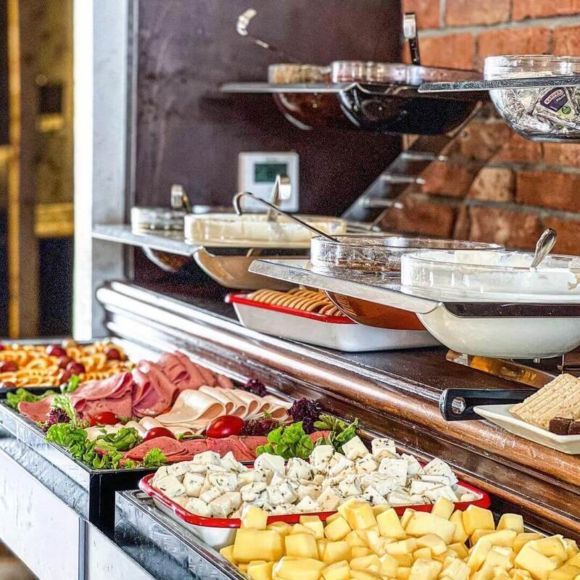 Galata’da Boğaz Manzaralı Açık Büfe Kahvaltı, BARNATHAN ROOF 2025 ...