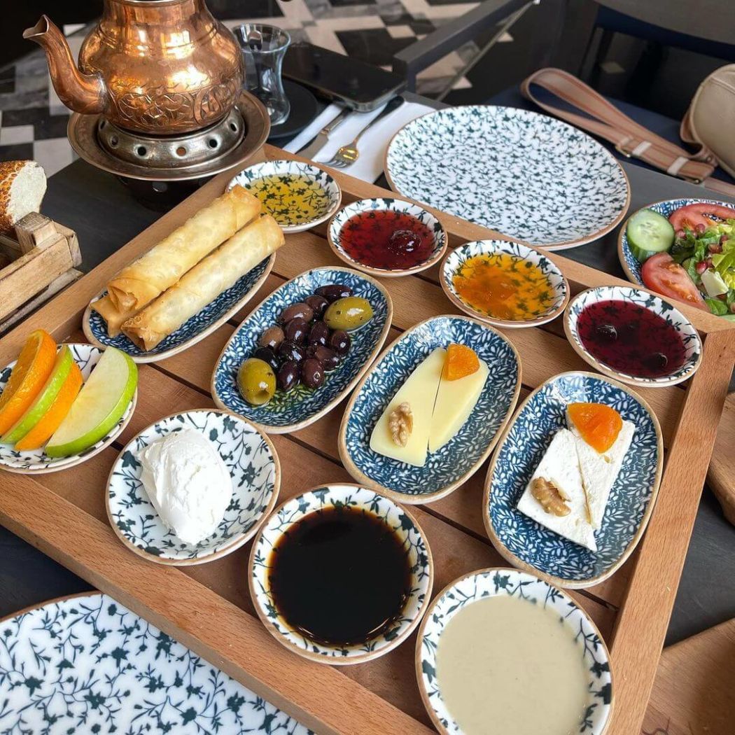 TRADITIONAL TURKISH BRUNCH IN LONDON FOR £15 | Gezenti Anne