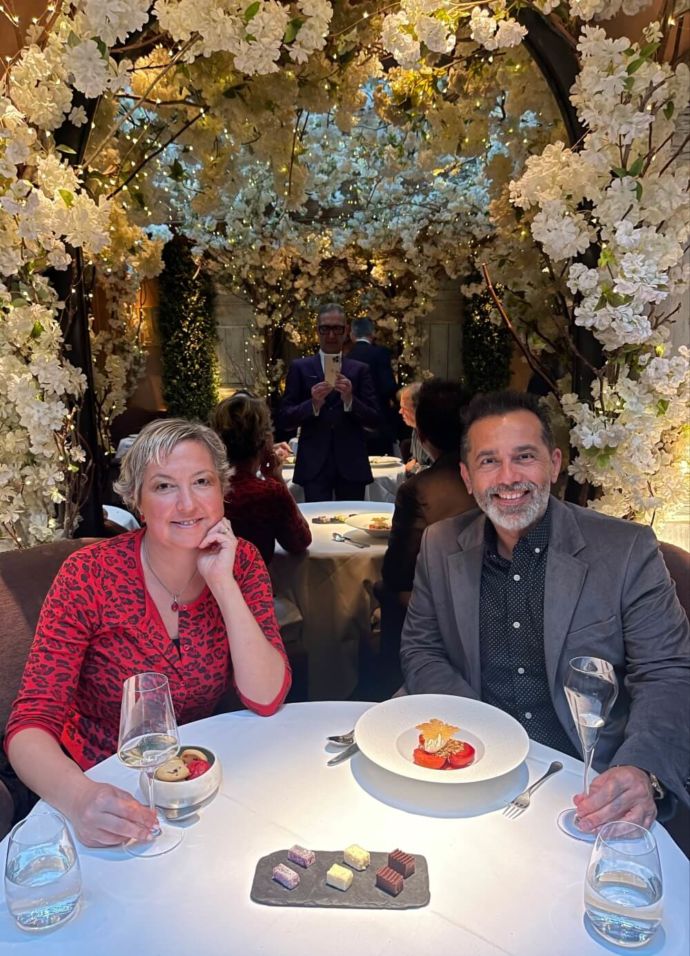 LONDON’S MOST ROMANTIC RESTAURANT | Gezenti Anne